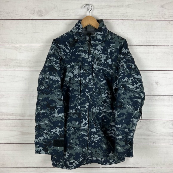 GORE-TEX | Jackets & Coats | Us Navy Gore Tex Camo Military Parka ...
